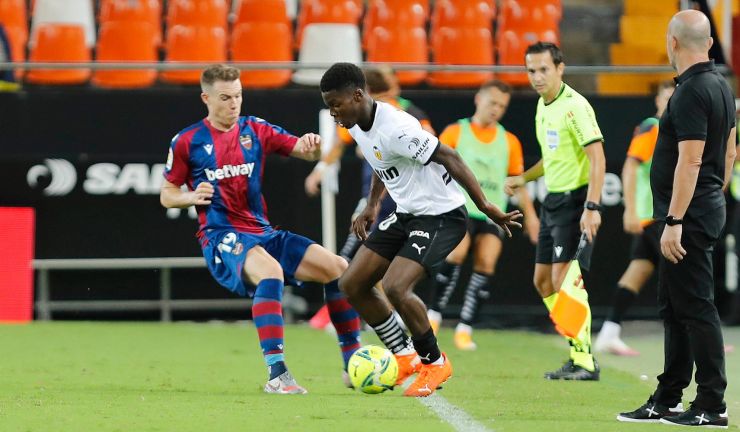 Barcelona e Real Madrid ensaiam uma disputa por Yunus Musah